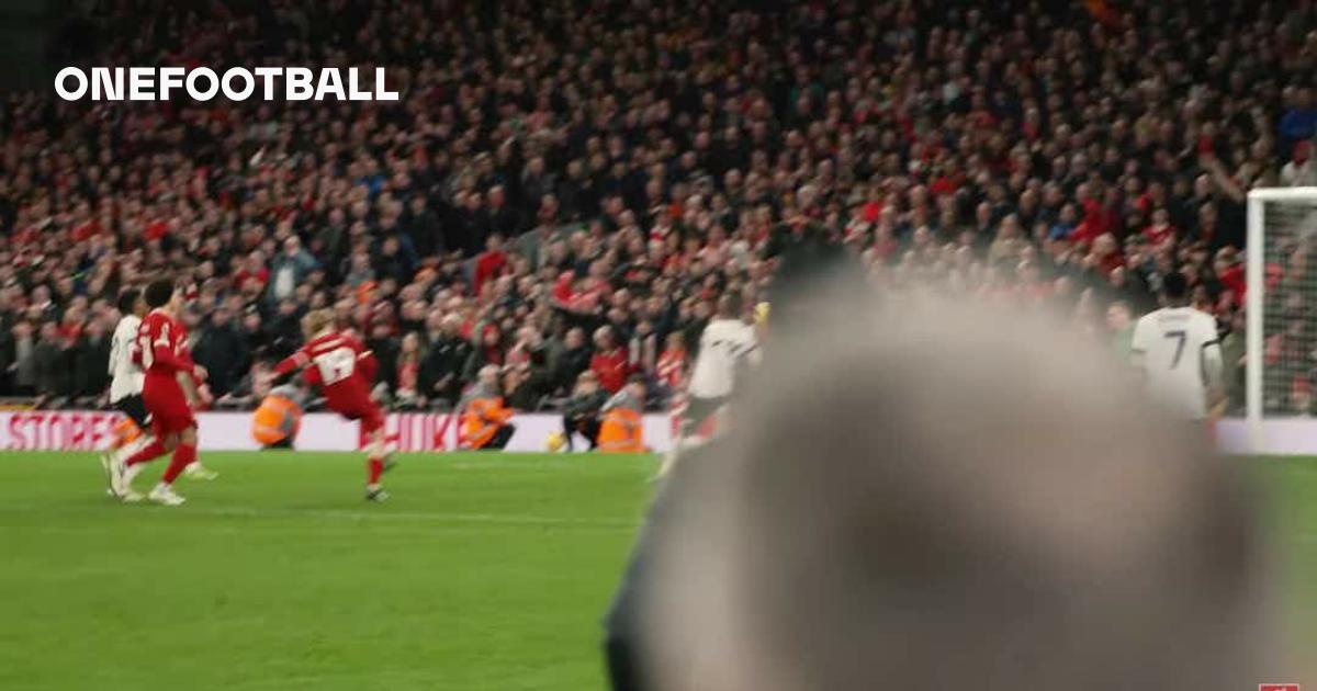 Video Watch How Jurgen Klopp Reacted On Lfc Bench To Harvey Elliott